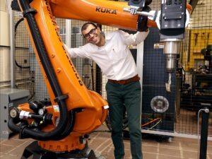 Toronto Robot Mills Mass Timber to within 0.06-Millimetre Precision ...